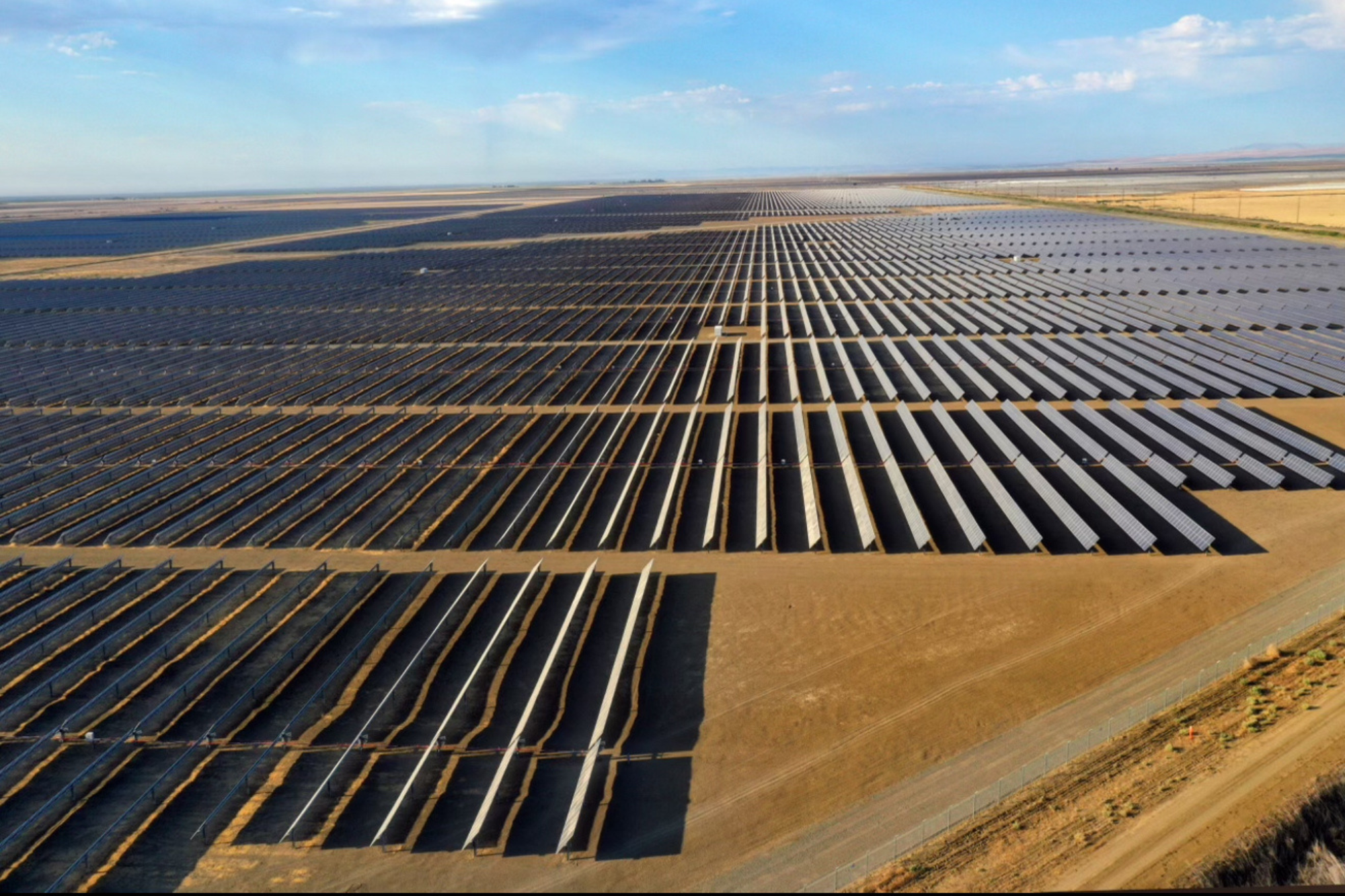 IntegraRack® estructura para paneles solares a escala comercial